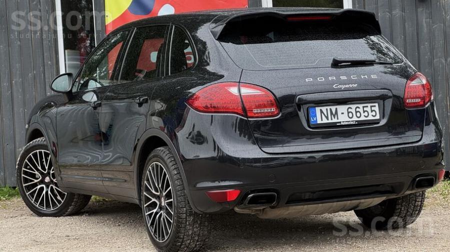 Melns Porsche Cayenne 2012 Rīga, ar dzinēja tilpumu 3.00 L un nobraukumu 0 tūkst. km par 13300 €, foto 6 vietnē AUTOMOTO.COM.LV