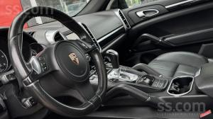 Melns Porsche Cayenne 2012 Rīga, ar dzinēja tilpumu 3.00 L un nobraukumu 0 tūkst. km par 13300 €, foto 8 vietnē AUTOMOTO.COM.LV