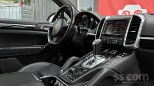Melns Porsche Cayenne 2012 Rīga, ar dzinēja tilpumu 3.00 L un nobraukumu 0 tūkst. km par 13300 €, foto 9 vietnē AUTOMOTO.COM.LV