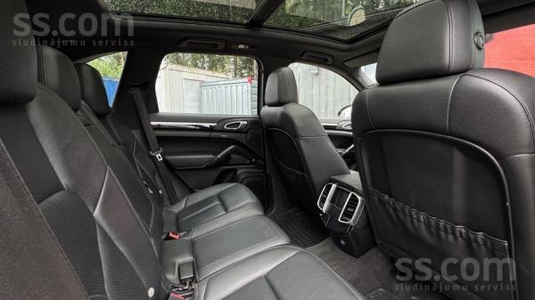 Melns Porsche Cayenne 2012 Rīga, ar dzinēja tilpumu 3.00 L un nobraukumu 0 tūkst. km par 13300 €, foto 10 vietnē AUTOMOTO.COM.LV