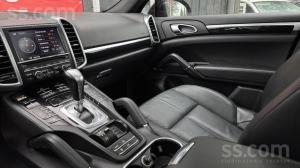 Melns Porsche Cayenne 2012 Rīga, ar dzinēja tilpumu 3.00 L un nobraukumu 0 tūkst. km par 13300 €, foto 18 vietnē AUTOMOTO.COM.LV