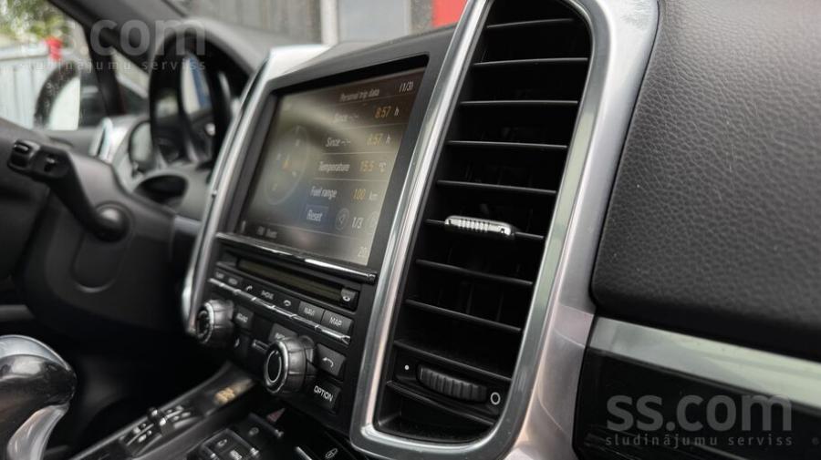 Melns Porsche Cayenne 2012 Rīga, ar dzinēja tilpumu 3.00 L un nobraukumu 0 tūkst. km par 13300 €, foto 23 vietnē AUTOMOTO.COM.LV