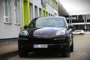 Black Porsche Cayenne 2012 in Riga, with an engine capacity of 3.00 L and mileage of 331 thousand km for 13495 €, photo  on AUTOMOTO.COM.LV