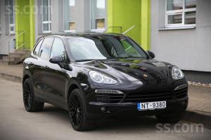 Melns Porsche Cayenne 2012 Rīga, ar dzinēja tilpumu 3.00 L un nobraukumu 331 tūkst. km par 13495 €, foto 5 vietnē AUTOMOTO.COM.LV