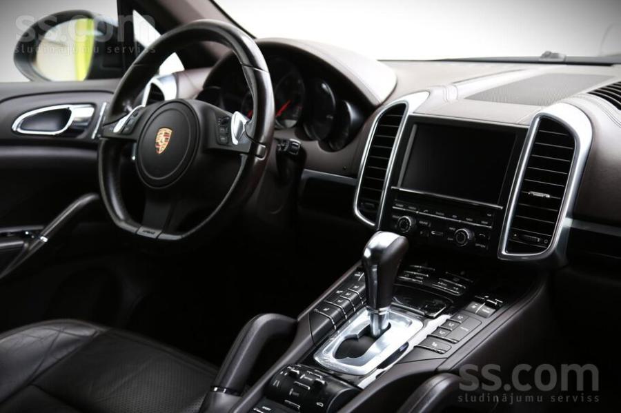 Melns Porsche Cayenne 2012 Rīga, ar dzinēja tilpumu 3.00 L un nobraukumu 331 tūkst. km par 13495 €, foto 11 vietnē AUTOMOTO.COM.LV