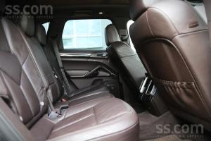 Melns Porsche Cayenne 2012 Rīga, ar dzinēja tilpumu 3.00 L un nobraukumu 331 tūkst. km par 13495 €, foto 14 vietnē AUTOMOTO.COM.LV