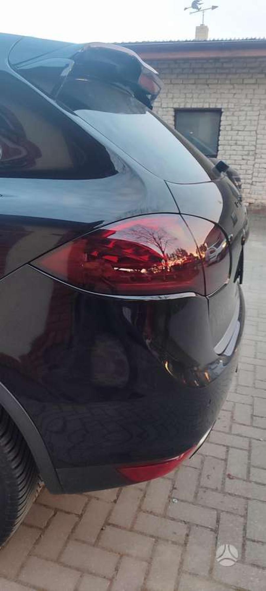 Melns Porsche Cayenne 2012 Klaipėda, ar dzinēja tilpumu 3.60 L un nobraukumu 194 tūkst. km par 9799 €, foto 5 vietnē AUTOMOTO.COM.LV