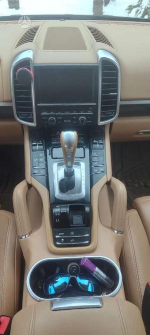 Melns Porsche Cayenne 2012 Klaipėda, ar dzinēja tilpumu 3.60 L un nobraukumu 194 tūkst. km par 9799 €, foto 9 vietnē AUTOMOTO.COM.LV