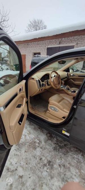 Melns Porsche Cayenne 2012 Klaipėda, ar dzinēja tilpumu 3.60 L un nobraukumu 194 tūkst. km par 9799 €, foto 12 vietnē AUTOMOTO.COM.LV