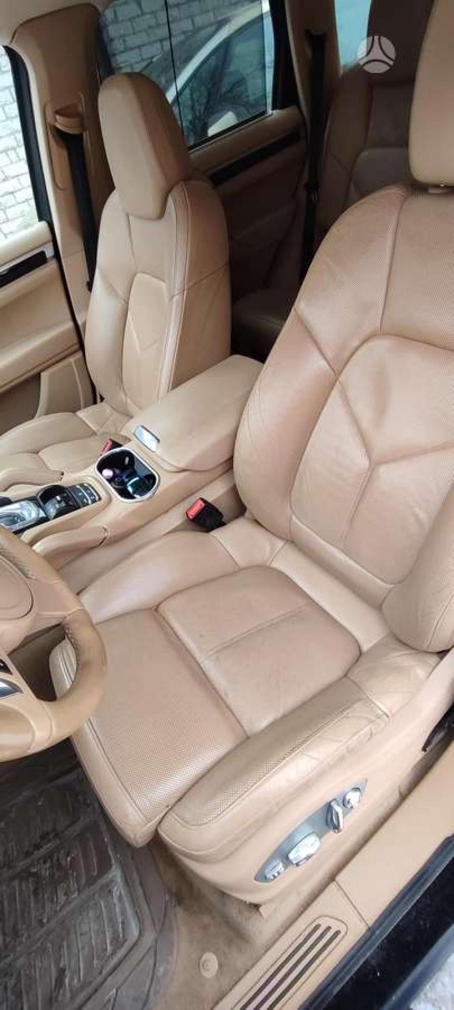 Melns Porsche Cayenne 2012 Klaipėda, ar dzinēja tilpumu 3.60 L un nobraukumu 194 tūkst. km par 9799 €, foto 14 vietnē AUTOMOTO.COM.LV