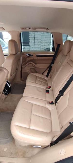 Melns Porsche Cayenne 2012 Klaipėda, ar dzinēja tilpumu 3.60 L un nobraukumu 194 tūkst. km par 9799 €, foto 15 vietnē AUTOMOTO.COM.LV