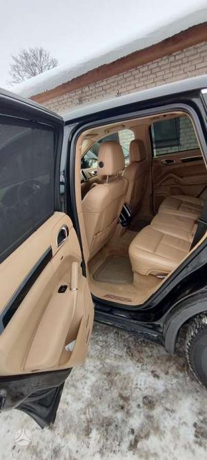 Melns Porsche Cayenne 2012 Klaipėda, ar dzinēja tilpumu 3.60 L un nobraukumu 194 tūkst. km par 9799 €, foto 16 vietnē AUTOMOTO.COM.LV