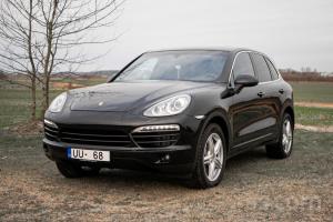 Melns Porsche Cayenne 2012 Daugavpils, ar dzinēja tilpumu 3.00 L un nobraukumu 271 tūkst. km par 16000 €, foto  vietnē AUTOMOTO.COM.LV