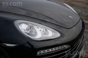 Melns Porsche Cayenne 2012 Daugavpils, ar dzinēja tilpumu 3.00 L un nobraukumu 271 tūkst. km par 16000 €, foto 6 vietnē AUTOMOTO.COM.LV