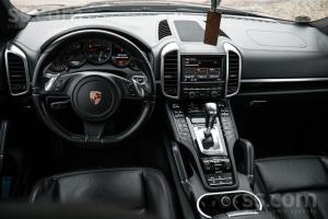 Melns Porsche Cayenne 2012 Daugavpils, ar dzinēja tilpumu 3.00 L un nobraukumu 271 tūkst. km par 16000 €, foto 8 vietnē AUTOMOTO.COM.LV