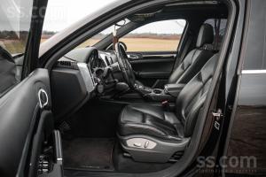 Melns Porsche Cayenne 2012 Daugavpils, ar dzinēja tilpumu 3.00 L un nobraukumu 271 tūkst. km par 16000 €, foto 9 vietnē AUTOMOTO.COM.LV