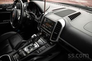 Melns Porsche Cayenne 2012 Daugavpils, ar dzinēja tilpumu 3.00 L un nobraukumu 271 tūkst. km par 16000 €, foto 11 vietnē AUTOMOTO.COM.LV