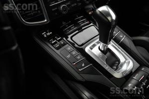 Melns Porsche Cayenne 2012 Daugavpils, ar dzinēja tilpumu 3.00 L un nobraukumu 271 tūkst. km par 16000 €, foto 13 vietnē AUTOMOTO.COM.LV