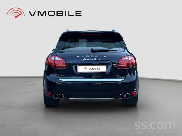 Black Porsche Cayenne 2012 in Riga, with an engine capacity of 4.80 L and mileage of 74 thousand km for 32990 €, photo 4 on AUTOMOTO.COM.LV