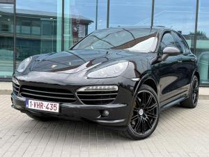Black Porsche Cayenne 2012 in Utena, with an engine capacity of 2.97 L and mileage of 267 thousand km for 15695 €, photo 6 on AUTOMOTO.COM.LV