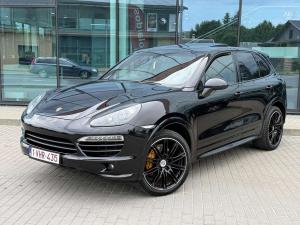 Black Porsche Cayenne 2012 in Utena, with an engine capacity of 2.97 L and mileage of 267 thousand km for 15695 €, photo 7 on AUTOMOTO.COM.LV