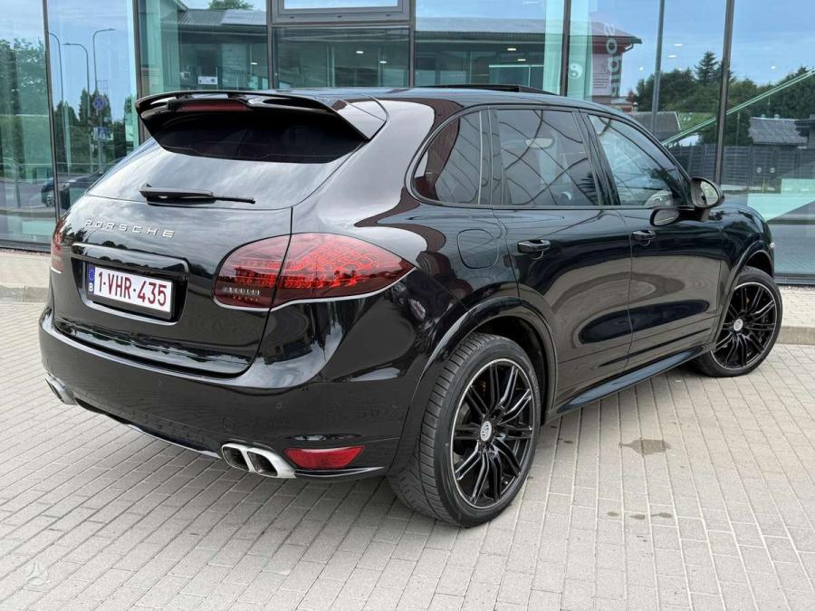Black Porsche Cayenne 2012 in Utena, with an engine capacity of 2.97 L and mileage of 267 thousand km for 15695 €, photo 10 on AUTOMOTO.COM.LV