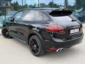 Black Porsche Cayenne 2012 in Utena, with an engine capacity of 2.97 L and mileage of 267 thousand km for 15695 €, photo 11 on AUTOMOTO.COM.LV
