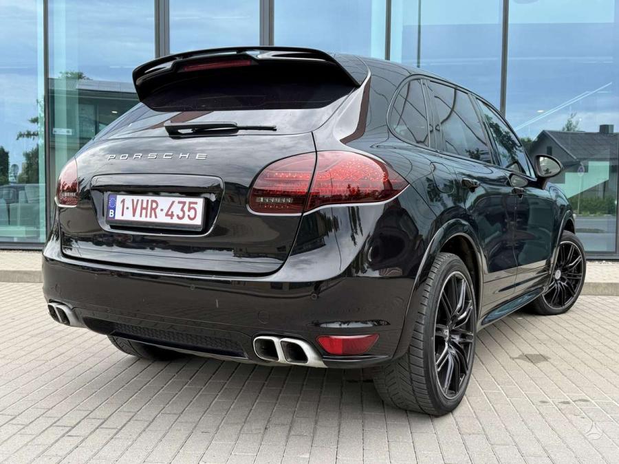 Black Porsche Cayenne 2012 in Utena, with an engine capacity of 2.97 L and mileage of 267 thousand km for 15695 €, photo 12 on AUTOMOTO.COM.LV