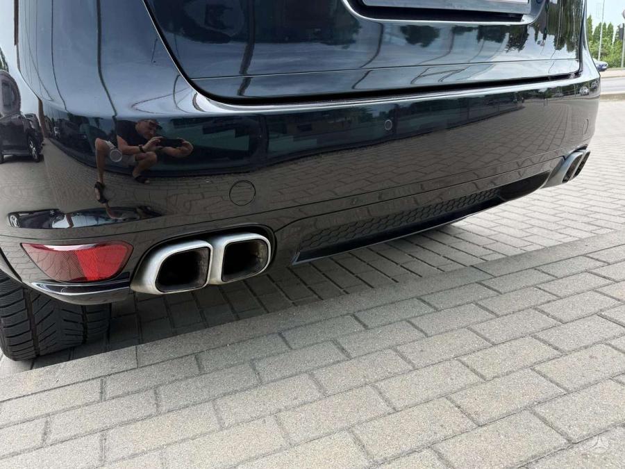 Black Porsche Cayenne 2012 in Utena, with an engine capacity of 2.97 L and mileage of 267 thousand km for 15695 €, photo 14 on AUTOMOTO.COM.LV