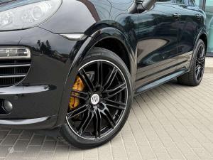 Black Porsche Cayenne 2012 in Utena, with an engine capacity of 2.97 L and mileage of 267 thousand km for 15695 €, photo 18 on AUTOMOTO.COM.LV