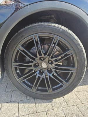 Black Porsche Cayenne 2012 in Riga, with an engine capacity of 3.00 L and mileage of 292 thousand km for 15500 €, photo 12 on AUTOMOTO.COM.LV