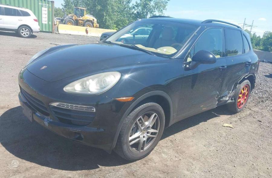 Melns Porsche Cayenne 2012 Viļņa, ar dzinēja tilpumu 4.81 L un nobraukumu 311 tūkst. km par 7450 €, foto 6 vietnē AUTOMOTO.COM.LV