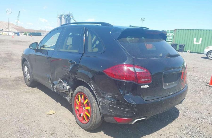 Melns Porsche Cayenne 2012 Viļņa, ar dzinēja tilpumu 4.81 L un nobraukumu 311 tūkst. km par 7450 €, foto 8 vietnē AUTOMOTO.COM.LV