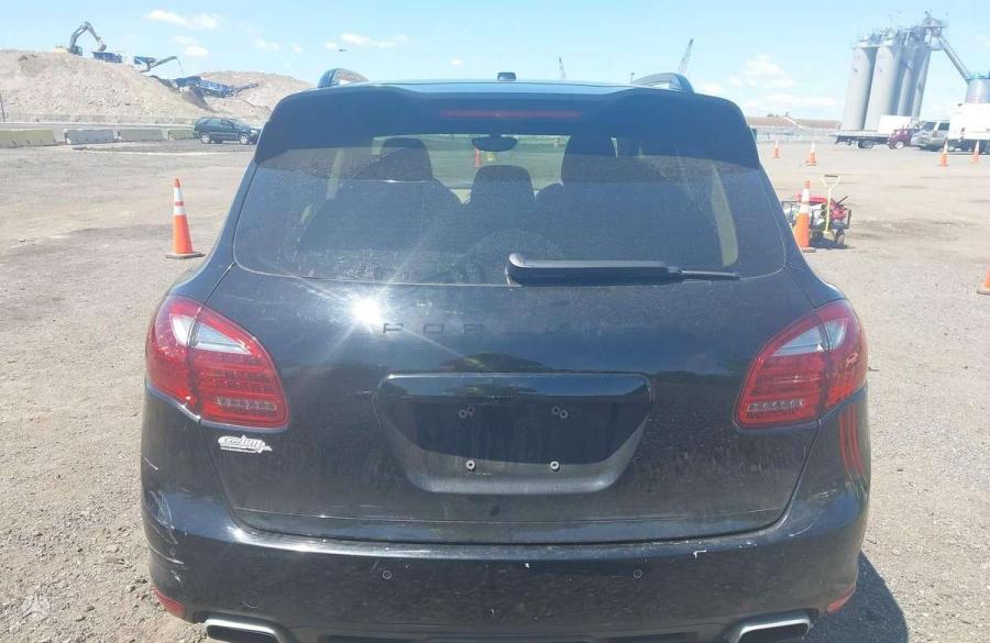 Melns Porsche Cayenne 2012 Viļņa, ar dzinēja tilpumu 4.81 L un nobraukumu 311 tūkst. km par 7450 €, foto 9 vietnē AUTOMOTO.COM.LV