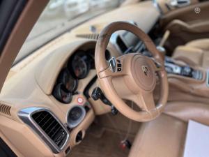 Melns Porsche Cayenne 2012 Viļņa, ar dzinēja tilpumu 4.81 L un nobraukumu 311 tūkst. km par 7450 €, foto 16 vietnē AUTOMOTO.COM.LV