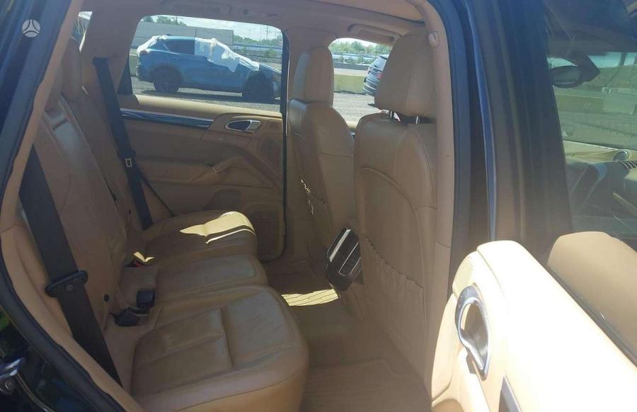 Melns Porsche Cayenne 2012 Viļņa, ar dzinēja tilpumu 4.81 L un nobraukumu 311 tūkst. km par 7450 €, foto 19 vietnē AUTOMOTO.COM.LV
