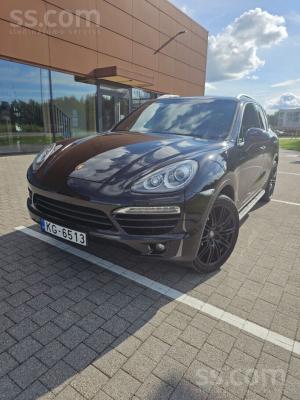 Black Porsche Cayenne 2012 in Riga, with an engine capacity of 3.00 L and mileage of 292 thousand km for 14900 €, photo  on AUTOMOTO.COM.LV