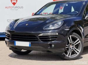 Melns Porsche Cayenne 2012 Tauragė, ar dzinēja tilpumu 3.00 L un nobraukumu 188 tūkst. km par 14500 €, foto 3 vietnē AUTOMOTO.COM.LV