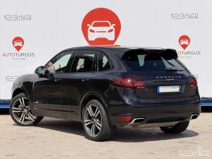 Melns Porsche Cayenne 2012 Tauragė, ar dzinēja tilpumu 3.00 L un nobraukumu 188 tūkst. km par 14500 €, foto 7 vietnē AUTOMOTO.COM.LV