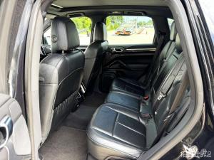 Melns Porsche Cayenne 2012 Tauragė, ar dzinēja tilpumu 3.00 L un nobraukumu 188 tūkst. km par 14500 €, foto 14 vietnē AUTOMOTO.COM.LV