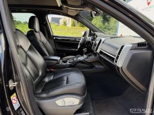 Melns Porsche Cayenne 2012 Tauragė, ar dzinēja tilpumu 3.00 L un nobraukumu 188 tūkst. km par 14500 €, foto 15 vietnē AUTOMOTO.COM.LV