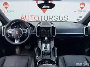 Melns Porsche Cayenne 2012 Tauragė, ar dzinēja tilpumu 3.00 L un nobraukumu 188 tūkst. km par 14500 €, foto 17 vietnē AUTOMOTO.COM.LV