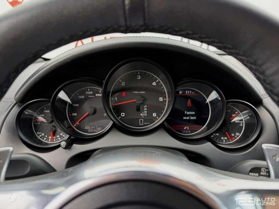 Melns Porsche Cayenne 2012 Tauragė, ar dzinēja tilpumu 3.00 L un nobraukumu 188 tūkst. km par 14500 €, foto 20 vietnē AUTOMOTO.COM.LV