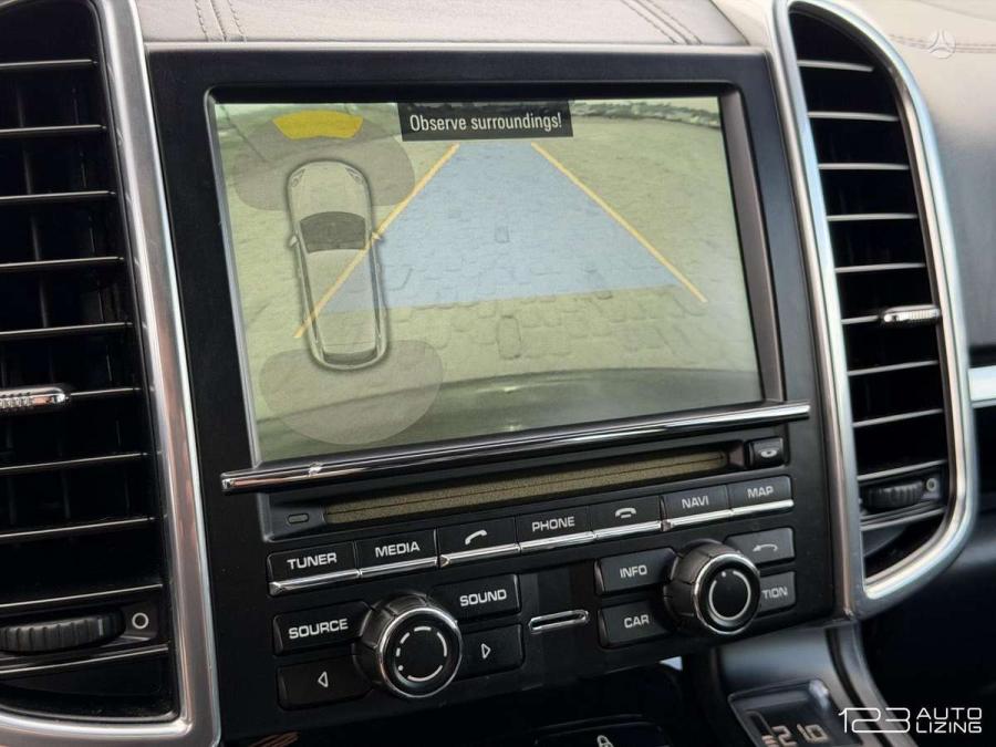 Melns Porsche Cayenne 2012 Tauragė, ar dzinēja tilpumu 3.00 L un nobraukumu 188 tūkst. km par 14500 €, foto 22 vietnē AUTOMOTO.COM.LV
