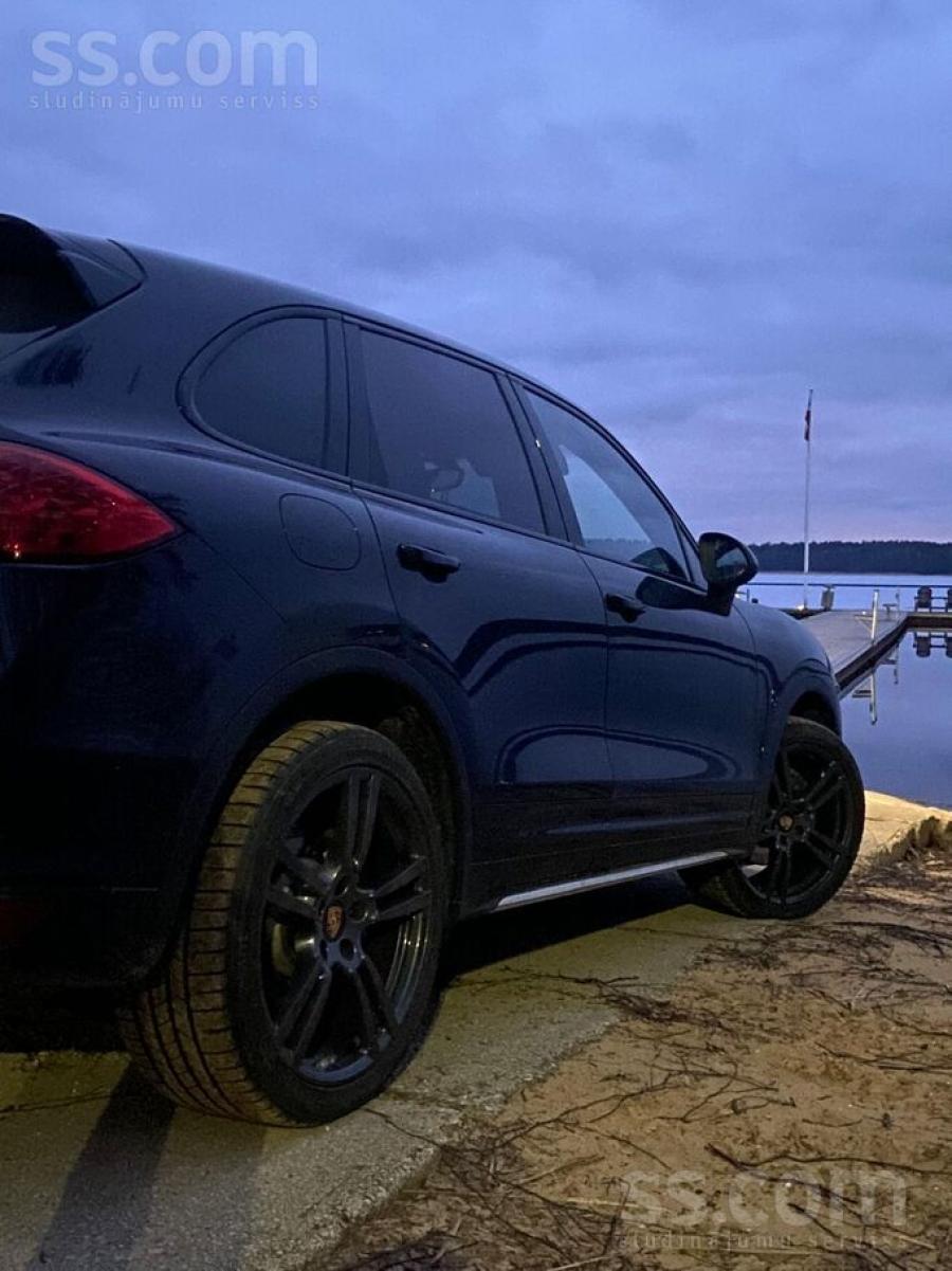 Melns Porsche Cayenne 2012 Rīga, ar dzinēja tilpumu 3.00 L un nobraukumu 296 tūkst. km par 18700 €, foto 6 vietnē AUTOMOTO.COM.LV