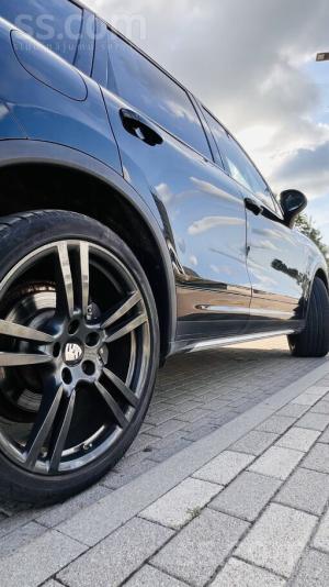 Melns Porsche Cayenne 2012 Rīga, ar dzinēja tilpumu 3.00 L un nobraukumu 296 tūkst. km par 18700 €, foto 7 vietnē AUTOMOTO.COM.LV