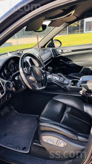 Melns Porsche Cayenne 2012 Rīga, ar dzinēja tilpumu 3.00 L un nobraukumu 296 tūkst. km par 18700 €, foto 10 vietnē AUTOMOTO.COM.LV
