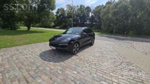 Melns Porsche Cayenne 2012 Rēzekne, ar dzinēja tilpumu 3.00 L un nobraukumu 272 tūkst. km par 17500 €, foto 3 vietnē AUTOMOTO.COM.LV