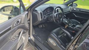 Melns Porsche Cayenne 2012 Rēzekne, ar dzinēja tilpumu 3.00 L un nobraukumu 272 tūkst. km par 17500 €, foto 15 vietnē AUTOMOTO.COM.LV
