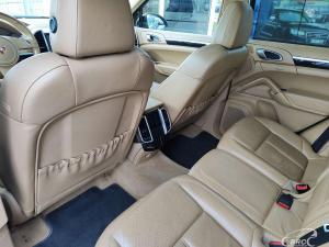 Black Porsche Cayenne 2012 in Klaipeda, with an engine capacity of 2.97 L and mileage of 272 thousand km for 13000 €, photo 17 on AUTOMOTO.COM.LV